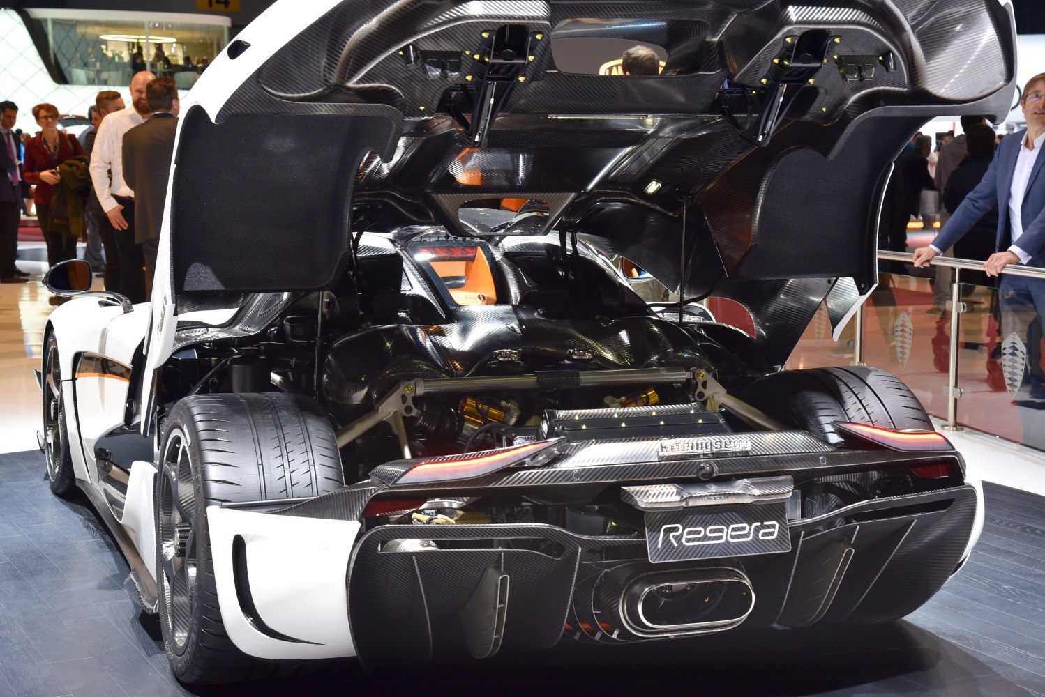 Koenigsegg Precios Ficha Técnica Características
